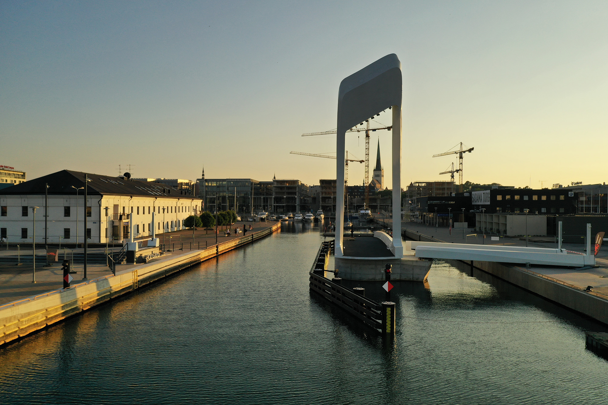 Bridge design and Landscape Design - Echo Urban Design